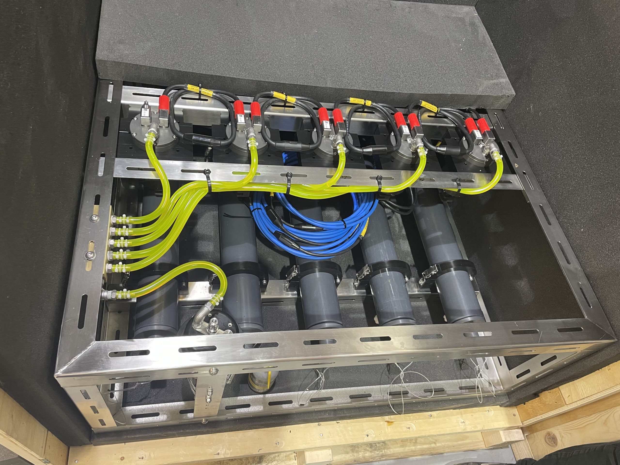 Deep-Sea ROV Mounted Niskin Arrays contribute to sediment plume ...